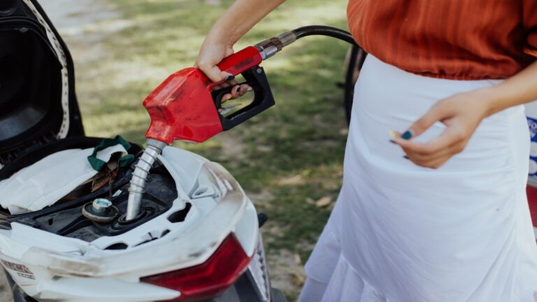 Fuel-Saving Hacks: How to Save Petrol And Maximizing Its Efficiency ...